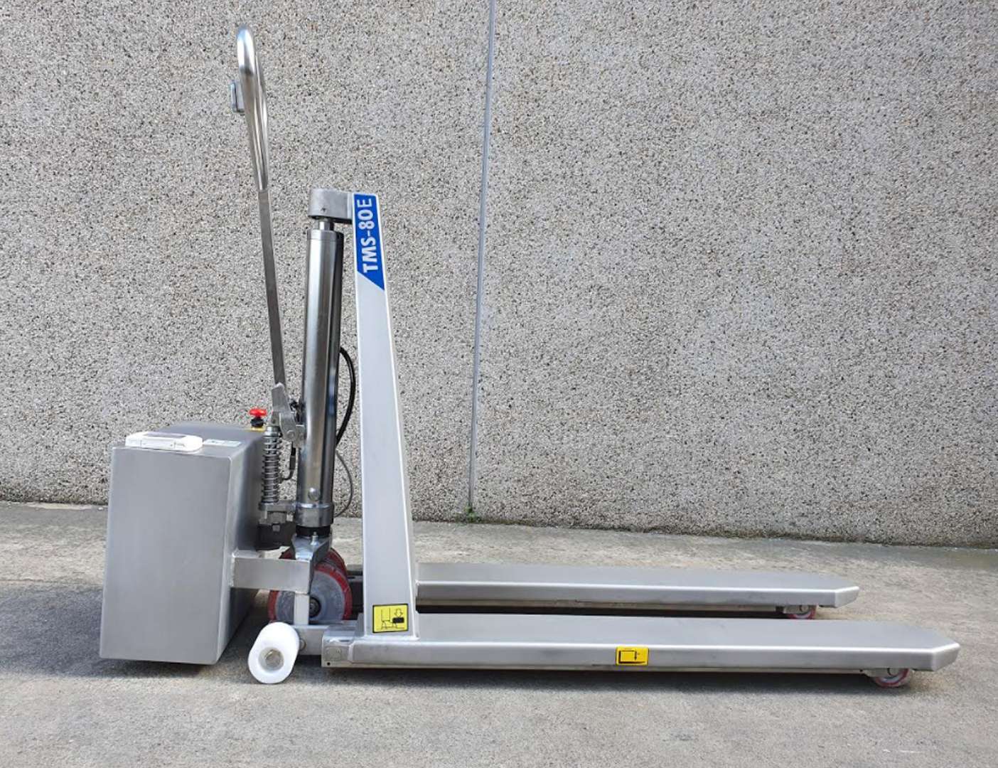 Transpaleta semi-eléctrica en INOX 1.000 KG - SEREMA CARRETILLAS